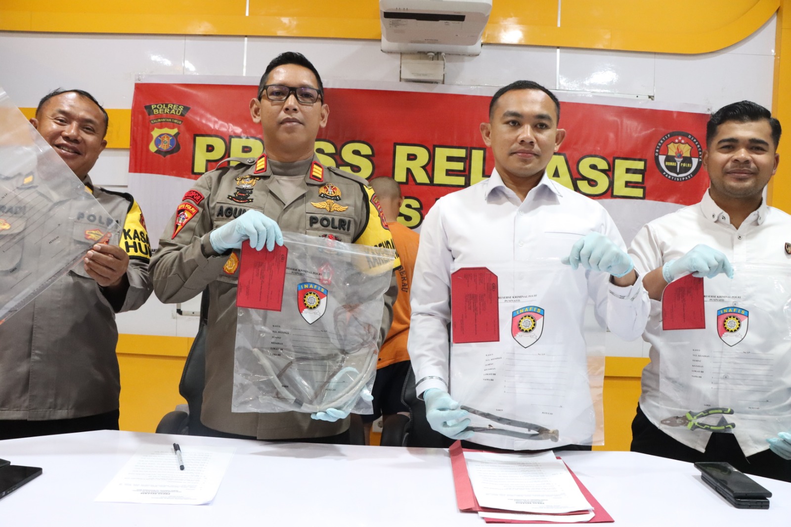 Residivis Bobol 10 Tower BTS - Situs Resmi Polres Berau Residivis Bobol 10 Tower BTS - Situs Resmi Polres Berau